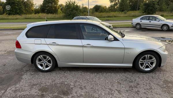 Grey BMW 320 2009 in Vilnius, with an engine capacity of 2.00 L and mileage of 296 thousand km for 3750 €, photo 6 on AUTOMOTO.COM.LV