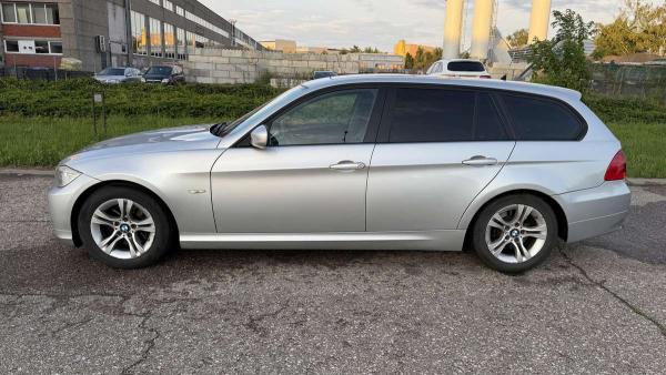 Grey BMW 320 2009 in Vilnius, with an engine capacity of 2.00 L and mileage of 296 thousand km for 3750 €, photo 7 on AUTOMOTO.COM.LV