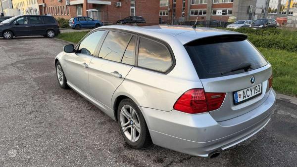 Grey BMW 320 2009 in Vilnius, with an engine capacity of 2.00 L and mileage of 296 thousand km for 3750 €, photo 8 on AUTOMOTO.COM.LV