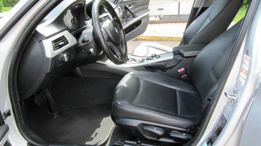 Pelēks BMW 320 2009 Rīga, ar dzinēja tilpumu 2.00 L un nobraukumu 300 tūkst. km par 5650 €, foto 3 vietnē AUTOMOTO.COM.LV