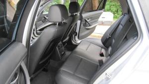 Pelēks BMW 320 2009 Rīga, ar dzinēja tilpumu 2.00 L un nobraukumu 300 tūkst. km par 5650 €, foto 5 vietnē AUTOMOTO.COM.LV