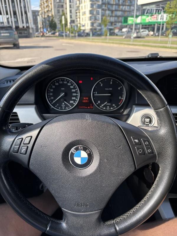 Pelēks BMW 320 2009 Viļņa, ar dzinēja tilpumu 2.00 L un nobraukumu 336 tūkst. km par 3250 €, foto 7 vietnē AUTOMOTO.COM.LV