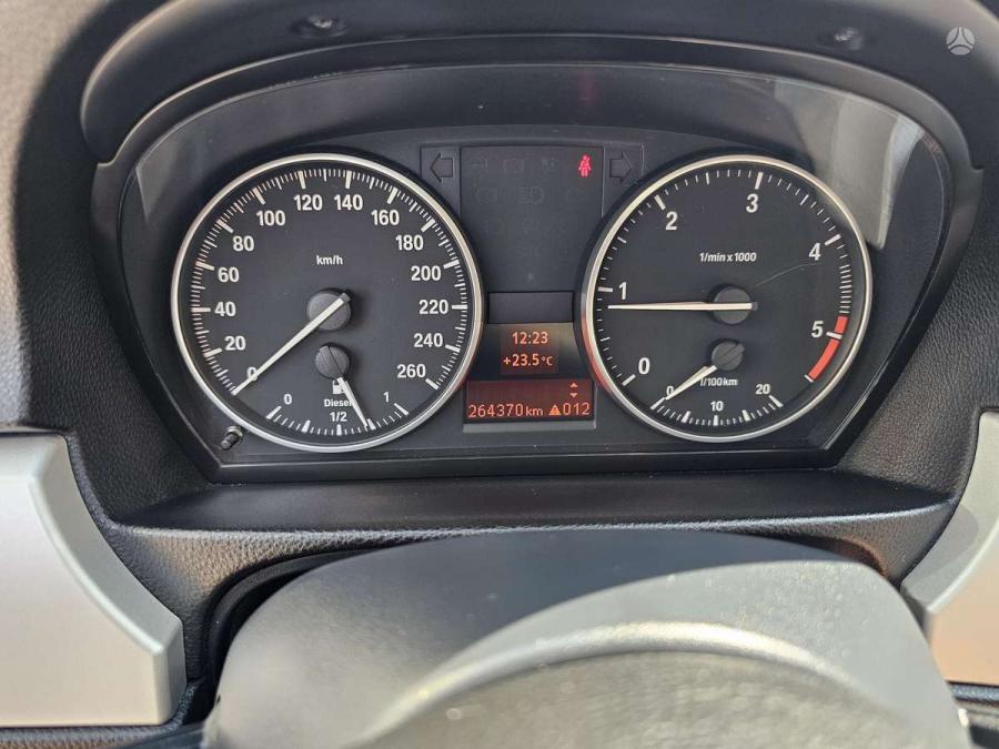 Pelēks BMW 320 2009 Gargždai, ar dzinēja tilpumu 2.00 L un nobraukumu 264 tūkst. km par 3600 €, foto 7 vietnē AUTOMOTO.COM.LV