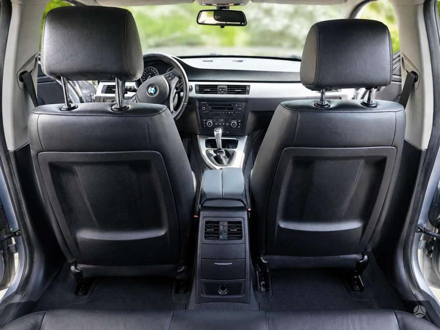 Pelēks BMW 320 2009 Gargždai, ar dzinēja tilpumu 2.00 L un nobraukumu 264 tūkst. km par 3600 €, foto 17 vietnē AUTOMOTO.COM.LV
