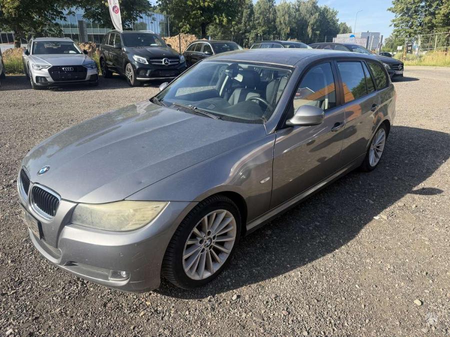 Pelēks BMW 320 2009 Kauņa, ar dzinēja tilpumu 2.00 L un nobraukumu 283 tūkst. km par 2850 €, foto 1 vietnē AUTOMOTO.COM.LV