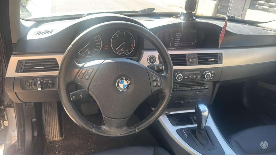 Pelēks BMW 320 2009 Kauņa, ar dzinēja tilpumu 2.00 L un nobraukumu 283 tūkst. km par 2850 €, foto 12 vietnē AUTOMOTO.COM.LV