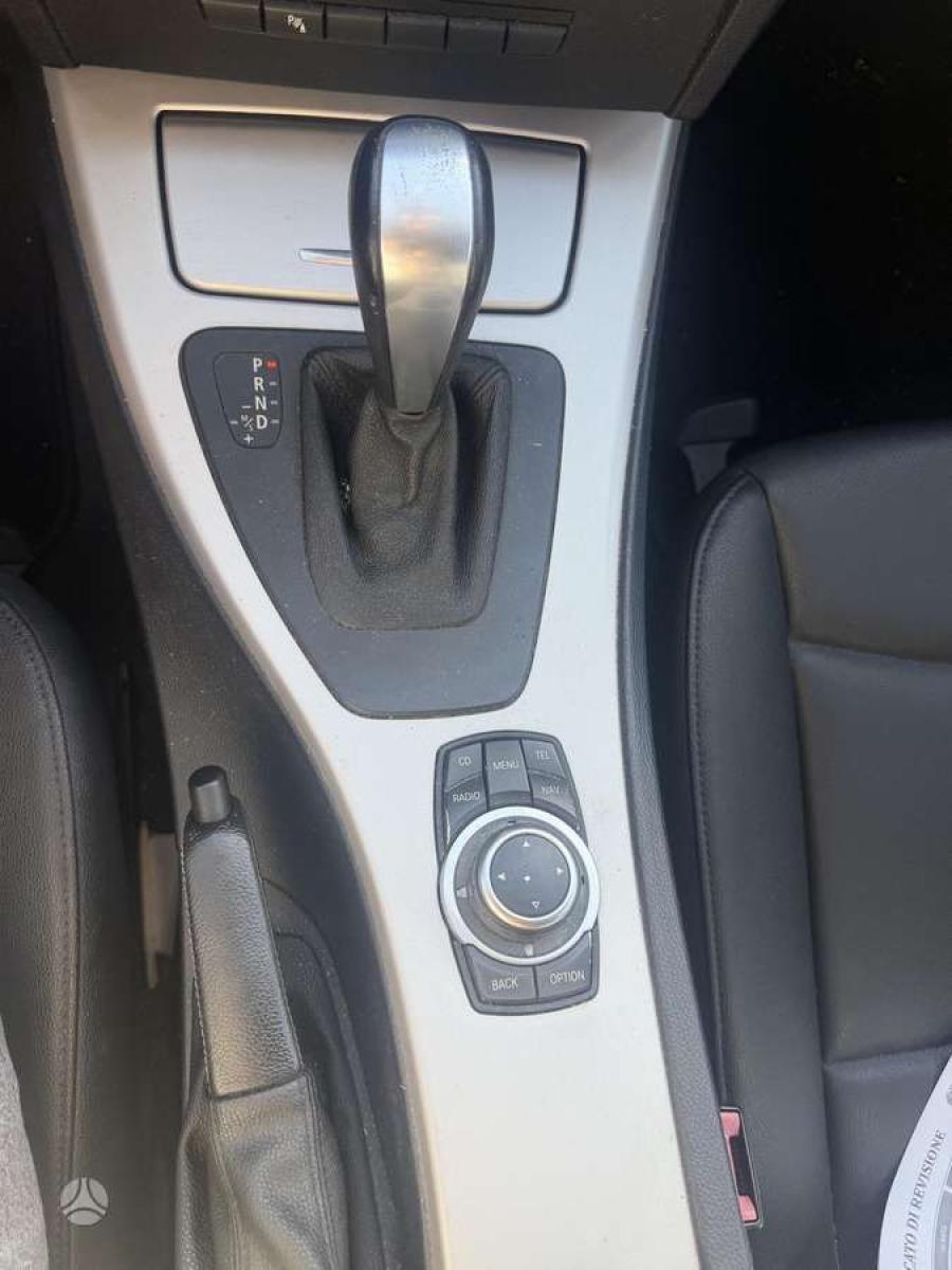 Pelēks BMW 320 2009 Kauņa, ar dzinēja tilpumu 2.00 L un nobraukumu 283 tūkst. km par 2850 €, foto 14 vietnē AUTOMOTO.COM.LV