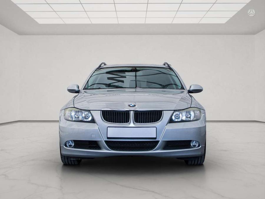 Grey BMW 320 2009 in Kaunas, with an engine capacity of 2.00 L and mileage of 221 thousand km for 4990 €, photo 3 on AUTOMOTO.COM.LV