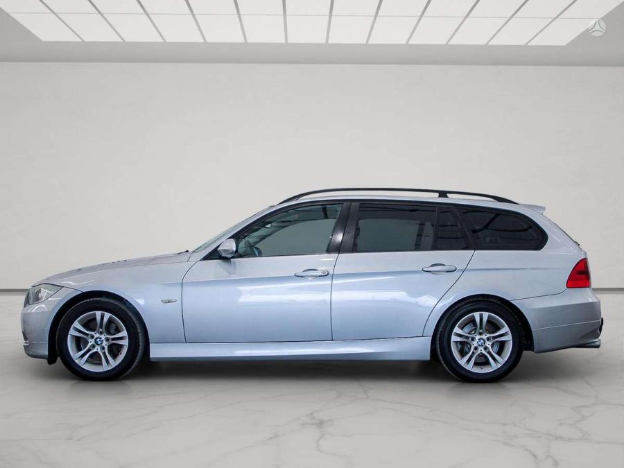 Grey BMW 320 2009 in Kaunas, with an engine capacity of 2.00 L and mileage of 221 thousand km for 4990 €, photo 4 on AUTOMOTO.COM.LV
