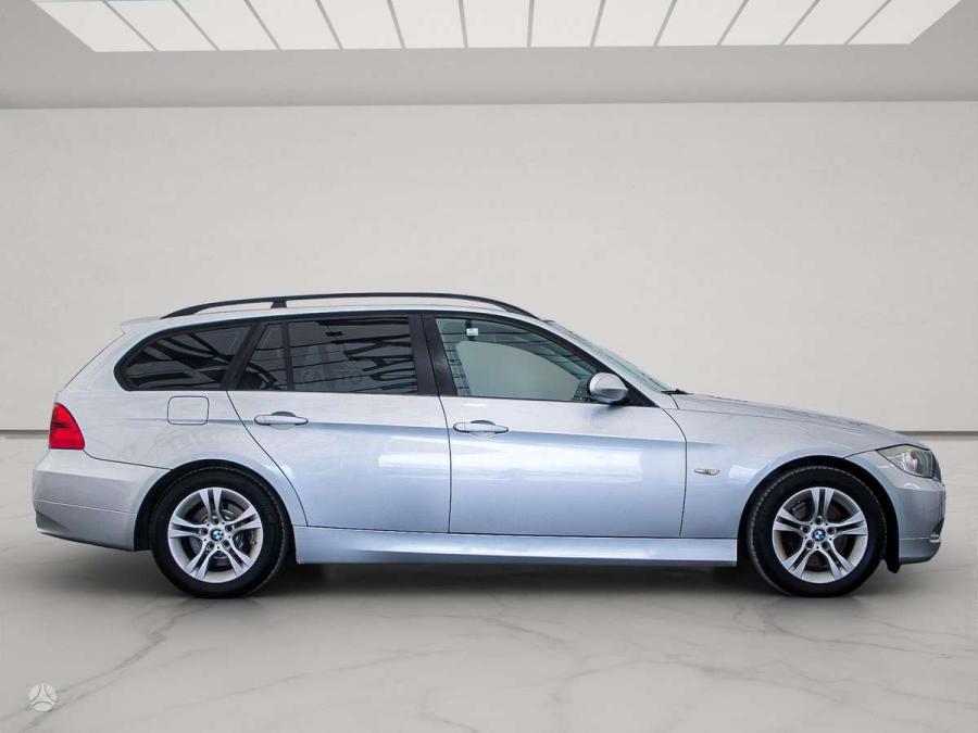 Grey BMW 320 2009 in Kaunas, with an engine capacity of 2.00 L and mileage of 221 thousand km for 4990 €, photo 8 on AUTOMOTO.COM.LV