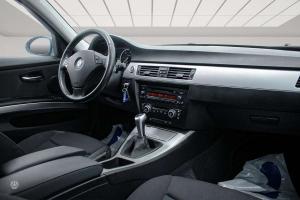 Grey BMW 320 2009 in Kaunas, with an engine capacity of 2.00 L and mileage of 221 thousand km for 4990 €, photo 15 on AUTOMOTO.COM.LV