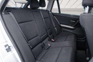 Grey BMW 320 2009 in Kaunas, with an engine capacity of 2.00 L and mileage of 221 thousand km for 4990 €, photo 16 on AUTOMOTO.COM.LV