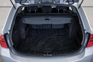 Grey BMW 320 2009 in Kaunas, with an engine capacity of 2.00 L and mileage of 221 thousand km for 4990 €, photo 17 on AUTOMOTO.COM.LV