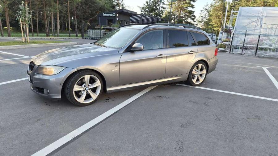 Pelēks BMW 320 2009 Utena, ar dzinēja tilpumu 2.00 L un nobraukumu 370 tūkst. km par 3800 €, foto 5 vietnē AUTOMOTO.COM.LV