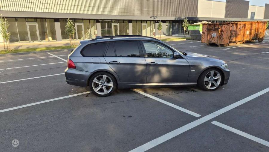 Pelēks BMW 320 2009 Utena, ar dzinēja tilpumu 2.00 L un nobraukumu 370 tūkst. km par 3800 €, foto 6 vietnē AUTOMOTO.COM.LV