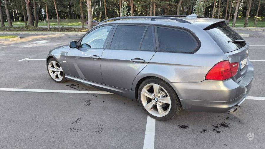 Pelēks BMW 320 2009 Utena, ar dzinēja tilpumu 2.00 L un nobraukumu 370 tūkst. km par 3800 €, foto 9 vietnē AUTOMOTO.COM.LV