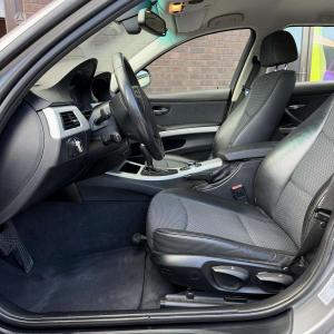 Pelēks BMW 320 2009 Kaišiadorys, ar dzinēja tilpumu 2.00 L un nobraukumu 280 tūkst. km par 4200 €, foto 22 vietnē AUTOMOTO.COM.LV