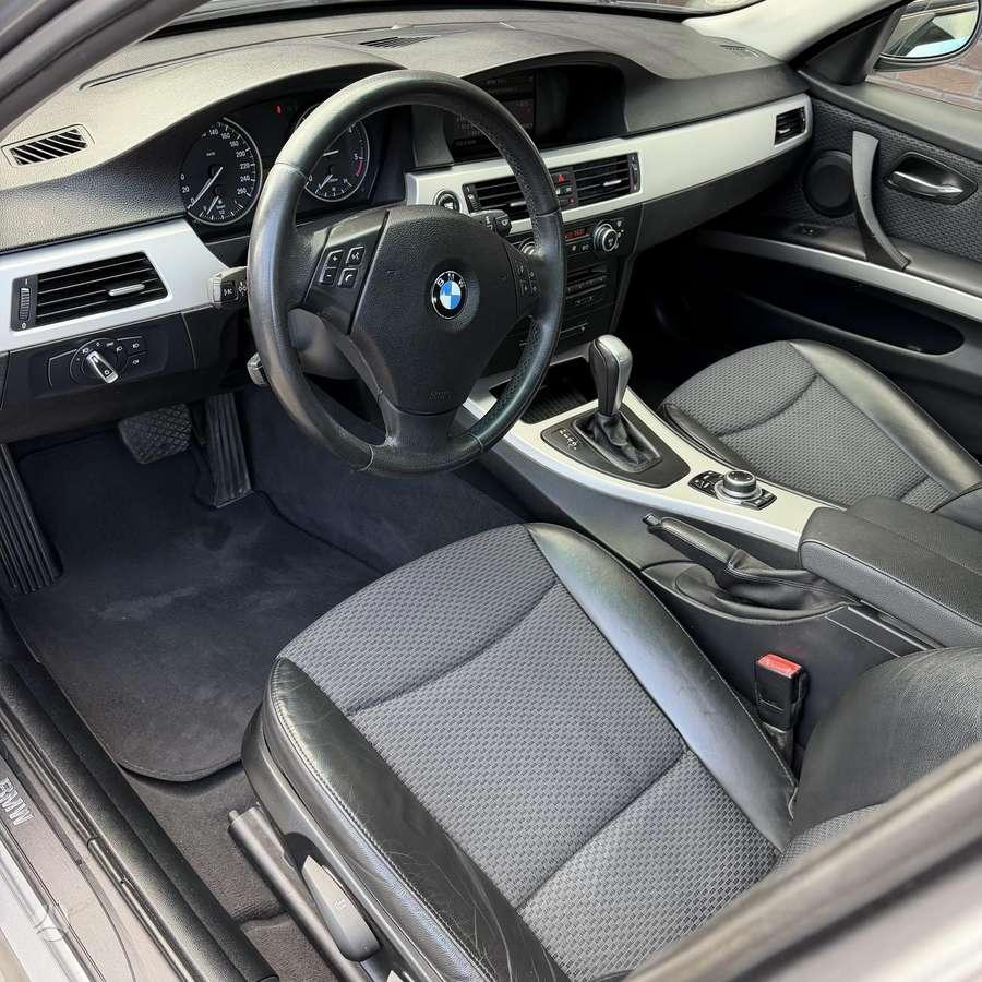 Pelēks BMW 320 2009 Kaišiadorys, ar dzinēja tilpumu 2.00 L un nobraukumu 280 tūkst. km par 4200 €, foto 23 vietnē AUTOMOTO.COM.LV