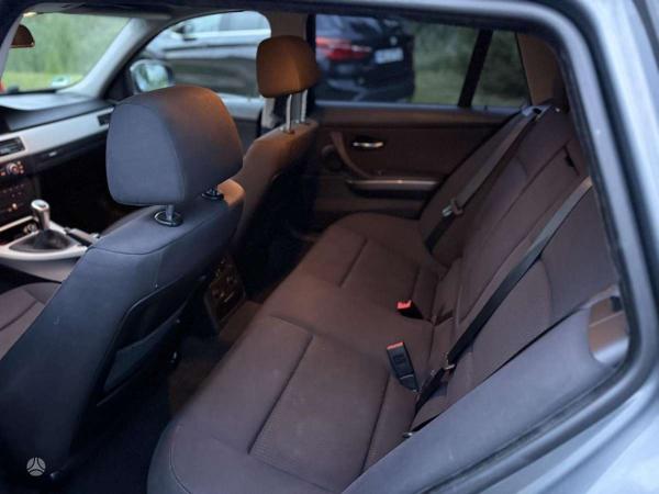Grey BMW 320 2009 in Vilnius, with an engine capacity of 2.00 L and mileage of 286 thousand km for 3300 €, photo 10 on AUTOMOTO.COM.LV