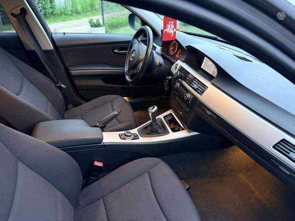 Grey BMW 320 2009 in Vilnius, with an engine capacity of 2.00 L and mileage of 286 thousand km for 3300 €, photo 11 on AUTOMOTO.COM.LV