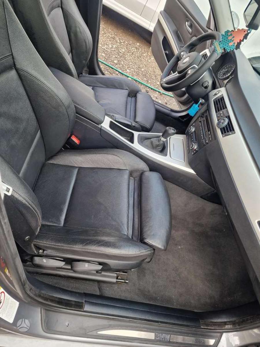 Grey BMW 320 2009 in Panevezys, with an engine capacity of 2.00 L and mileage of 260 thousand km for 3650 €, photo 11 on AUTOMOTO.COM.LV