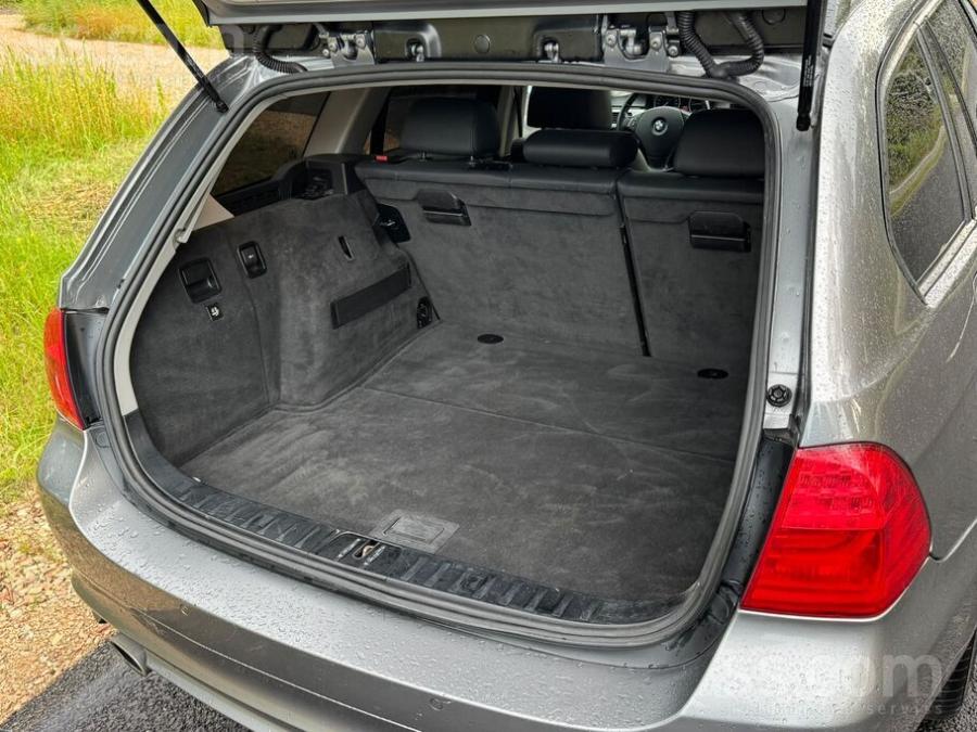 Pelēks BMW 320 2009 Jelgava, ar dzinēja tilpumu 2.00 L un nobraukumu 277 tūkst. km par 4600 €, foto 15 vietnē AUTOMOTO.COM.LV