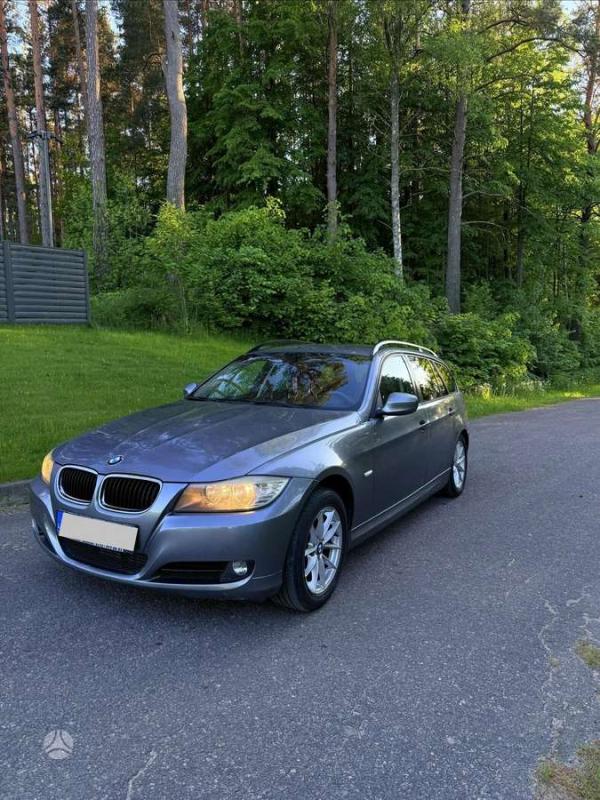 Pelēks BMW 320 2009 Alīta, ar dzinēja tilpumu 2.00 L un nobraukumu 250 tūkst. km par 4400 €, foto 4 vietnē AUTOMOTO.COM.LV