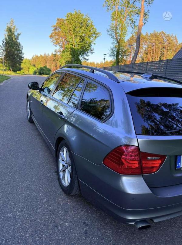 Pelēks BMW 320 2009 Alīta, ar dzinēja tilpumu 2.00 L un nobraukumu 250 tūkst. km par 4400 €, foto 5 vietnē AUTOMOTO.COM.LV