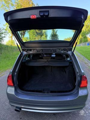 Grey BMW 320 2009 in Alytus, with an engine capacity of 2.00 L and mileage of 250 thousand km for 4400 €, photo 9 on AUTOMOTO.COM.LV