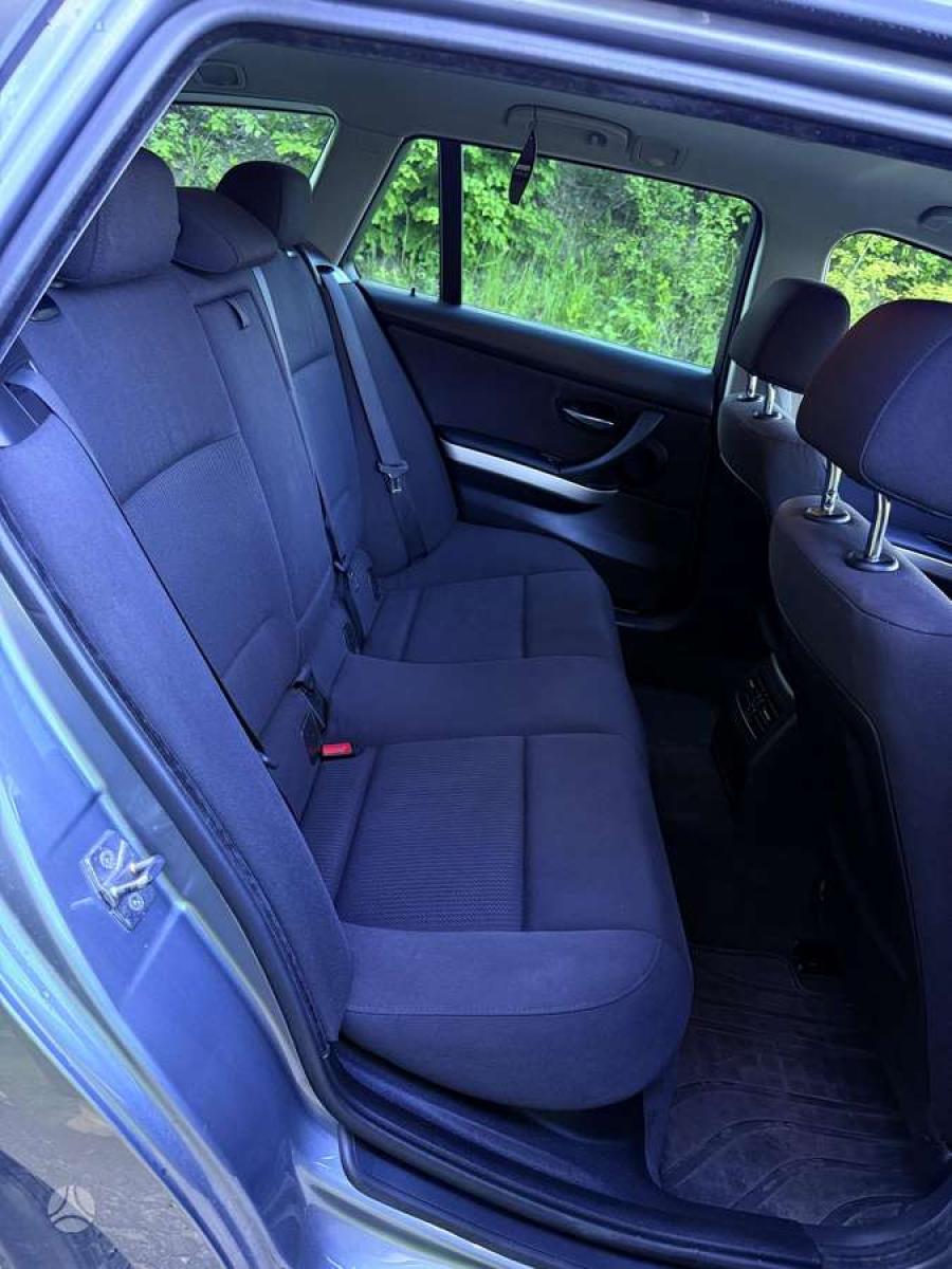 Grey BMW 320 2009 in Alytus, with an engine capacity of 2.00 L and mileage of 250 thousand km for 4400 €, photo 10 on AUTOMOTO.COM.LV