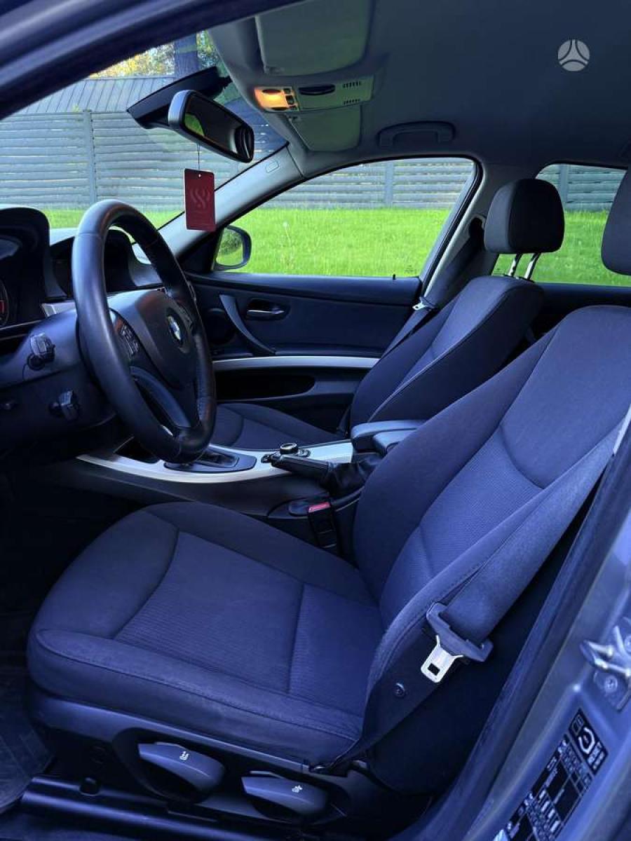 Grey BMW 320 2009 in Alytus, with an engine capacity of 2.00 L and mileage of 250 thousand km for 4400 €, photo 14 on AUTOMOTO.COM.LV