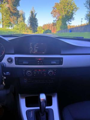 Grey BMW 320 2009 in Alytus, with an engine capacity of 2.00 L and mileage of 250 thousand km for 4400 €, photo 17 on AUTOMOTO.COM.LV