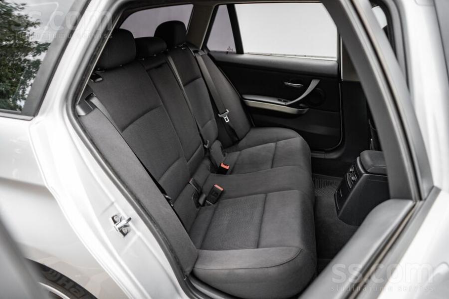 Pelēks BMW 320 2009 Rīga, ar dzinēja tilpumu 2.00 L un nobraukumu 283 tūkst. km par 2995 €, foto 12 vietnē AUTOMOTO.COM.LV