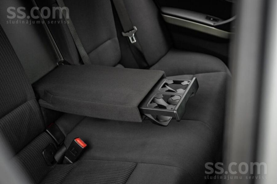 Pelēks BMW 320 2009 Rīga, ar dzinēja tilpumu 2.00 L un nobraukumu 283 tūkst. km par 2995 €, foto 13 vietnē AUTOMOTO.COM.LV