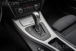 Pelēks BMW 320 2009 Rīga, ar dzinēja tilpumu 2.00 L un nobraukumu 283 tūkst. km par 2995 €, foto 22 vietnē AUTOMOTO.COM.LV