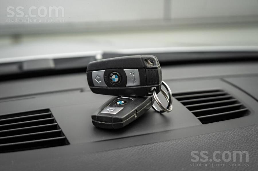 Pelēks BMW 320 2009 Rīga, ar dzinēja tilpumu 2.00 L un nobraukumu 283 tūkst. km par 2995 €, foto 26 vietnē AUTOMOTO.COM.LV