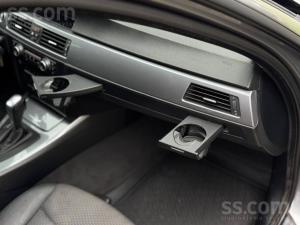 Grey BMW 320 2009 in Riga, with an engine capacity of 2.00 L and mileage of 315 thousand km for 3950 €, photo 15 on AUTOMOTO.COM.LV