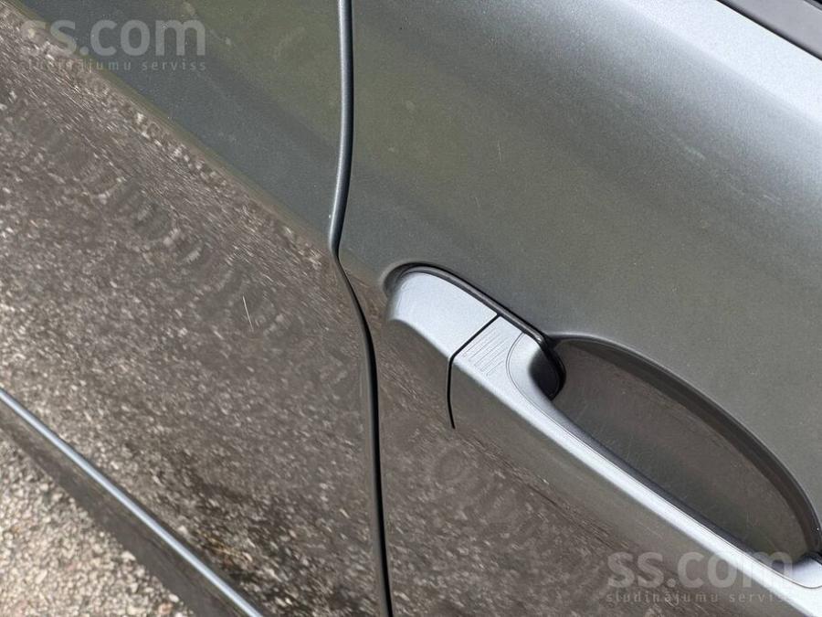 Grey BMW 320 2009 in Riga, with an engine capacity of 2.00 L and mileage of 315 thousand km for 3950 €, photo 18 on AUTOMOTO.COM.LV
