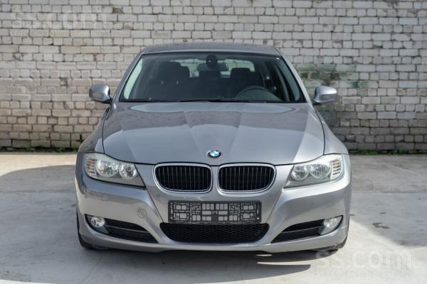 БМВ 320 2009 в Лиепая на AUTOMOTO.COM.LV Серый БМВ 320 2009 в Лиепая, объемом двигателя 2.00 л и пробегом 290 тыс. км за 4900 €, фото 3 на AUTOMOTO.COM.LV