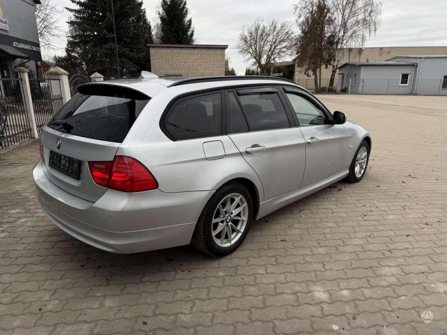 Pelēks BMW 320 2010 Panevēža, ar dzinēja tilpumu 0.00 L un nobraukumu 278 tūkst. km par 4599 €, foto 5 vietnē AUTOMOTO.COM.LV