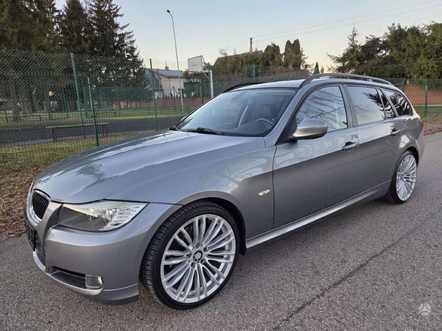 Pelēks BMW 320 2010 Vilkaviškis, ar dzinēja tilpumu 0.00 L un nobraukumu 262 tūkst. km par 3750 €, foto 2 vietnē AUTOMOTO.COM.LV