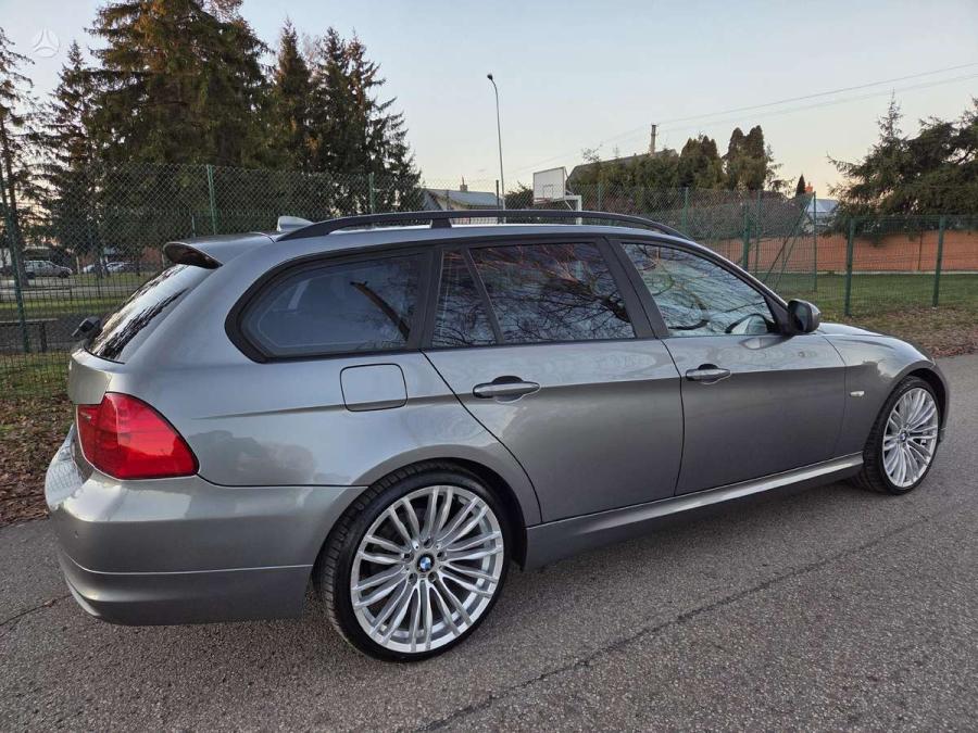 Pelēks BMW 320 2010 Vilkaviškis, ar dzinēja tilpumu 0.00 L un nobraukumu 262 tūkst. km par 3750 €, foto 3 vietnē AUTOMOTO.COM.LV