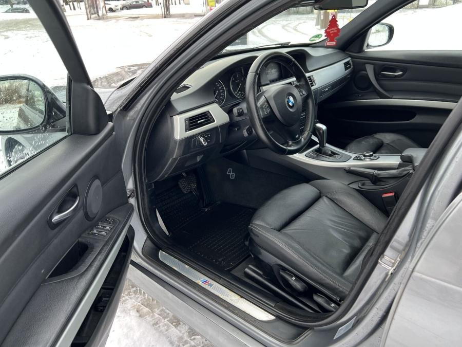 Pelēks BMW 320 2010 Marijampole, ar dzinēja tilpumu 2.00 L un nobraukumu 340 tūkst. km par 5700 €, foto 5 vietnē AUTOMOTO.COM.LV