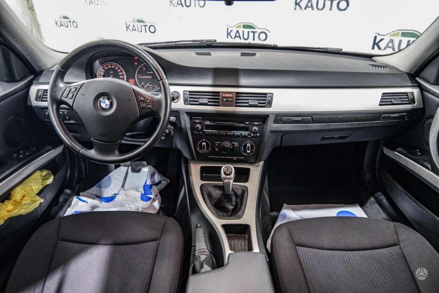 Pelēks BMW 320 2010 Kauņa, ar dzinēja tilpumu 2.00 L un nobraukumu 322 tūkst. km par 4990 €, foto 8 vietnē AUTOMOTO.COM.LV