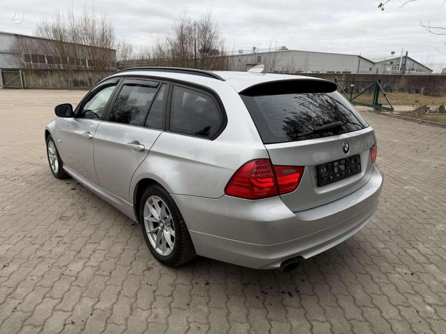 Grey BMW 320 2010 in Pasvalys, with an engine capacity of 2.00 L and mileage of 278 thousand km for 4299 €, photo 7 on AUTOMOTO.COM.LV