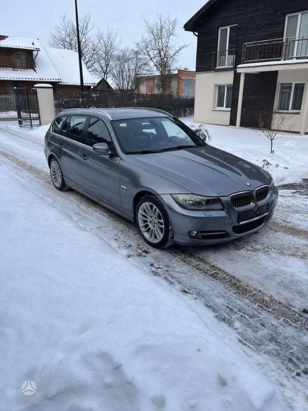 Pelēks BMW 320 2010 Alīta, ar dzinēja tilpumu 2.00 L un nobraukumu 280 tūkst. km par 4750 €, foto 2 vietnē AUTOMOTO.COM.LV