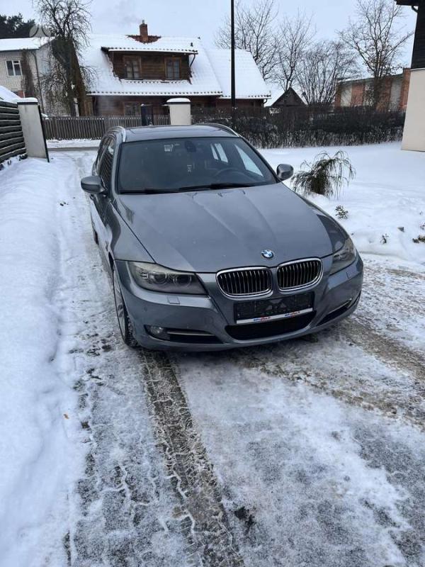 Pelēks BMW 320 2010 Alīta, ar dzinēja tilpumu 2.00 L un nobraukumu 280 tūkst. km par 4750 €, foto 3 vietnē AUTOMOTO.COM.LV