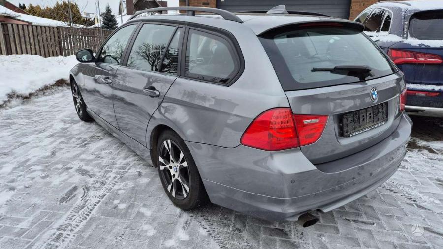 Pelēks BMW 320 2010 Viļņa, ar dzinēja tilpumu 2.00 L un nobraukumu 184 tūkst. km par 3999 €, foto 7 vietnē AUTOMOTO.COM.LV