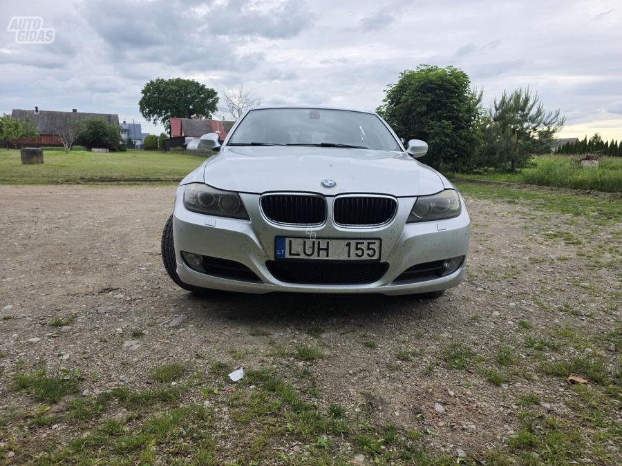 Pelēks BMW 320 2010 Panevēža, ar dzinēja tilpumu 2.00 L un nobraukumu 332 tūkst. km par 4600 €, foto 1 vietnē AUTOMOTO.COM.LV