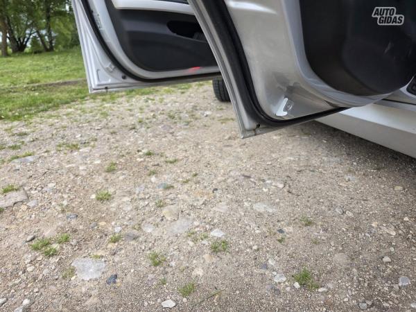 Pelēks BMW 320 2010 Panevēža, ar dzinēja tilpumu 2.00 L un nobraukumu 332 tūkst. km par 4600 €, foto 3 vietnē AUTOMOTO.COM.LV